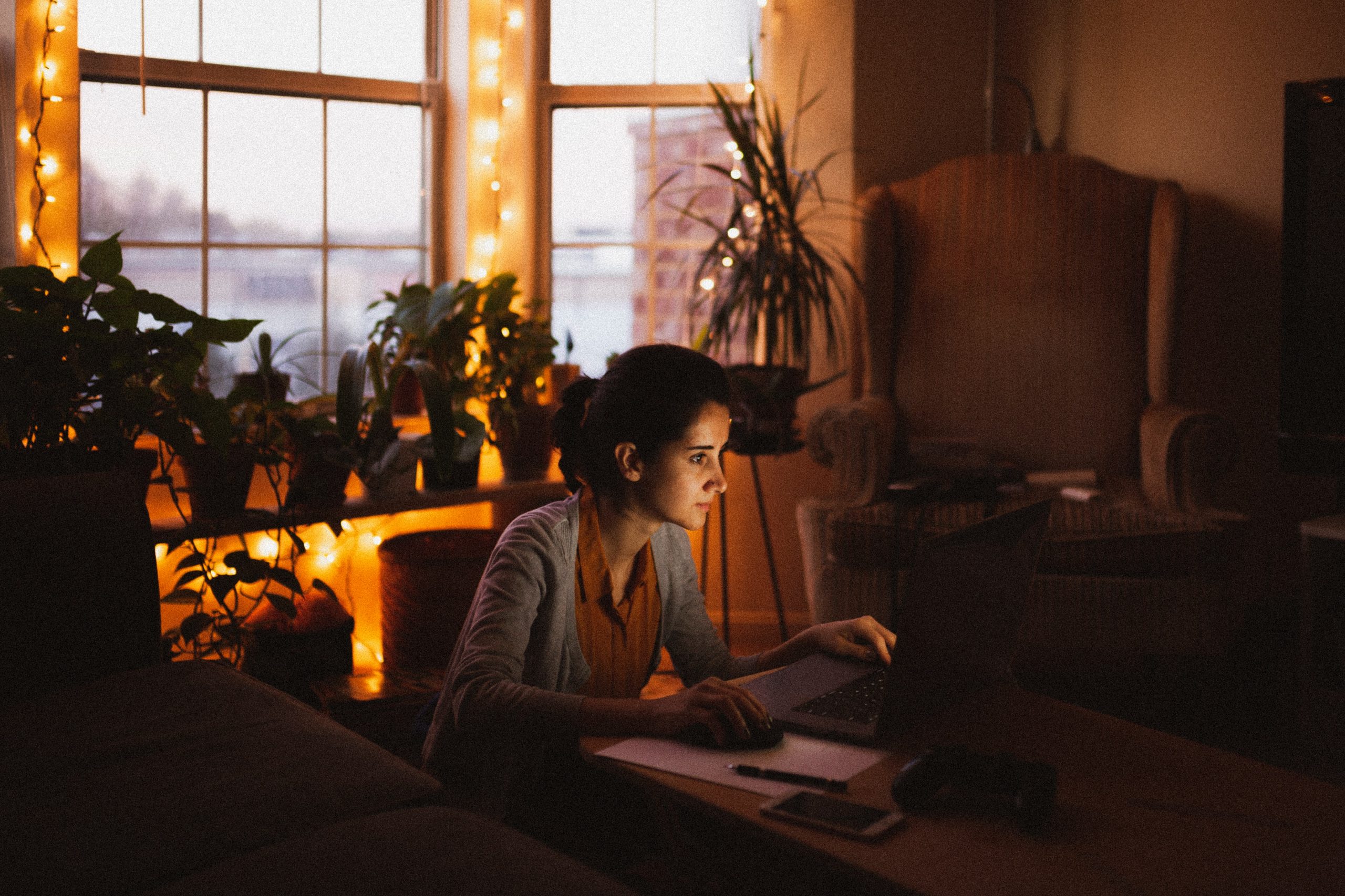 To What Extent Does The blue Light From Digital Screens Damage Our To What Extent Does The blue Light From Digital Screens Damage Our