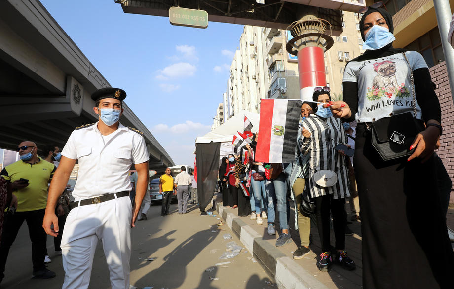 Tragedy in Egypt, apartment building collapses, at least three killed ...