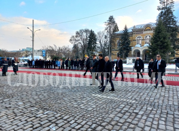 VIDEO: Cold afternoon in Sofia, warm and cordial welcome of Prime ...