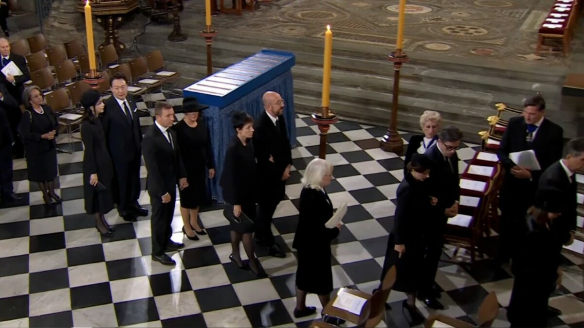 President Pendarovski and his wife attended the funeral of Queen ...