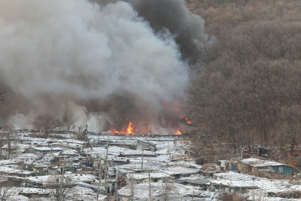 VIDEO | Big fire in Seoul, over 500 people evacuated - Free Press
