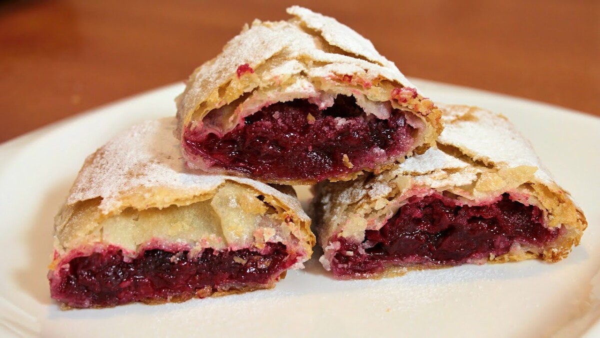 Recipe for lean pie with poppy seeds and cherries - Free Press