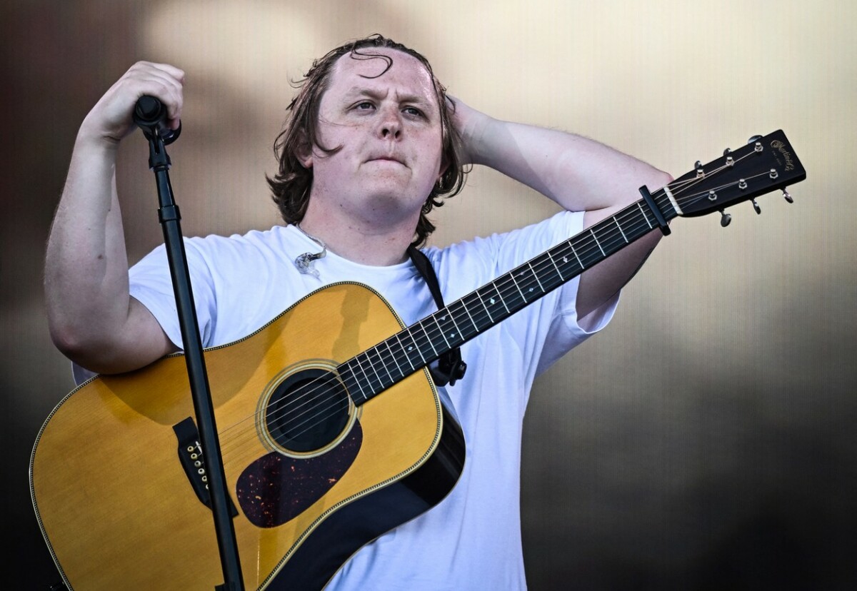 "I'm very sorry": Lewis Capaldi will take a break from public ...