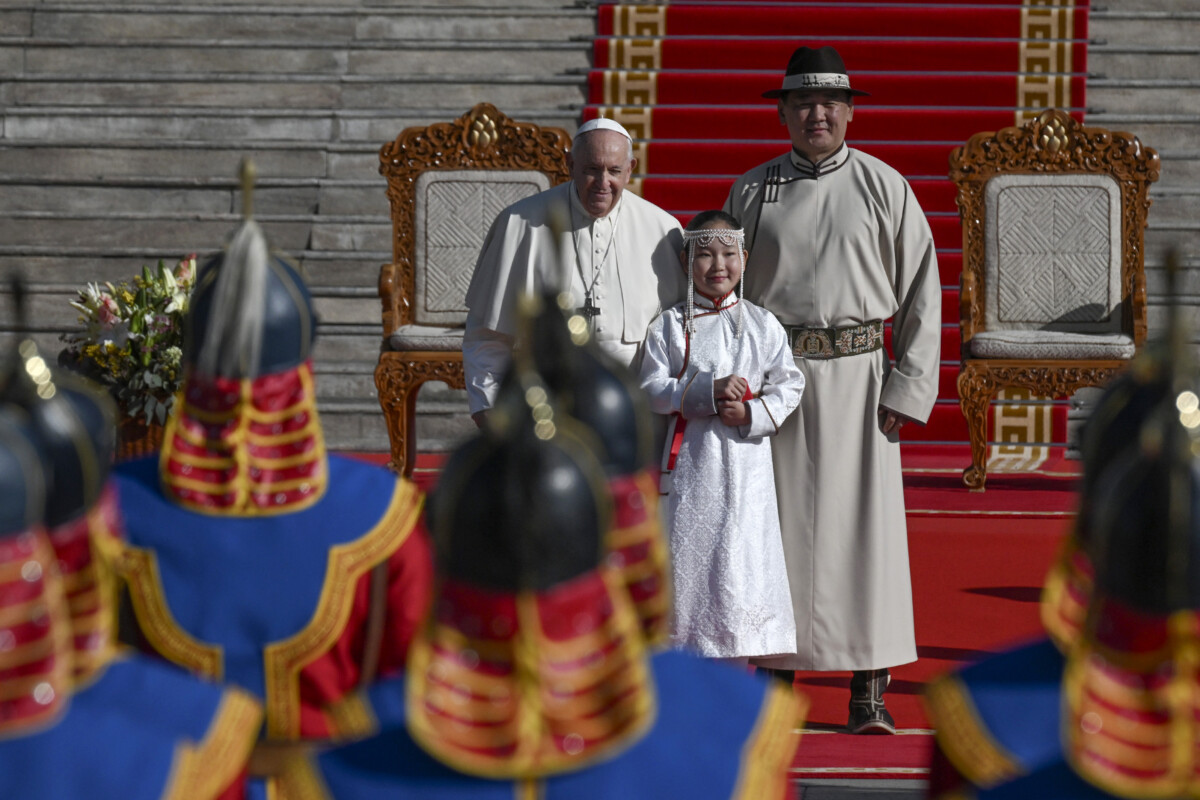 Pope Francis began his first visit to Mongolia - Free Press