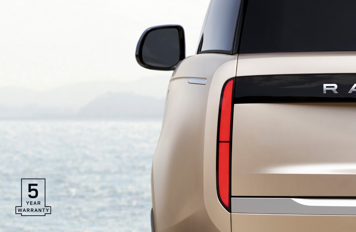 Guaranteed luxury: JLR announces five-year warranty on all new Range ...