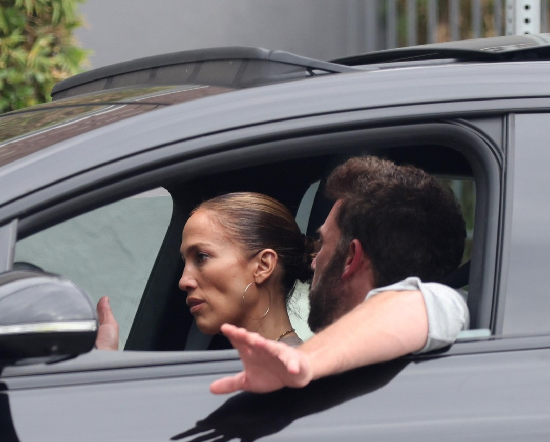 "She was like a mother to him, not a wife": Ben Affleck had "dark ...