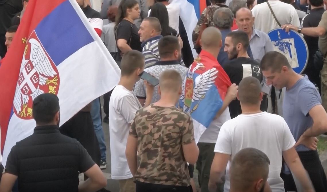 Протест во Црна Гора против резолуцијата за геноцидот во Сребреница ...