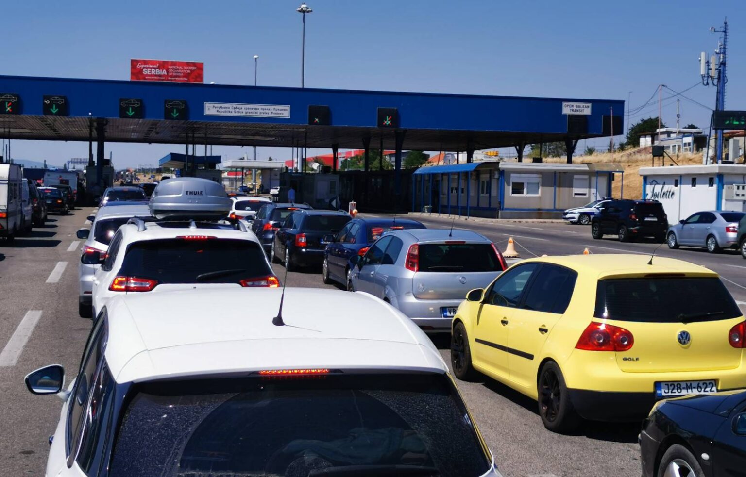 Na graničnim prijelazima Tabanovce i Bogorodica čeka se oko pola sata ...