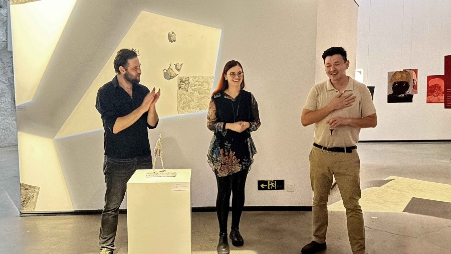 Une exposition de l'artiste macédonien Ivan Ivanovski est présentée au ...