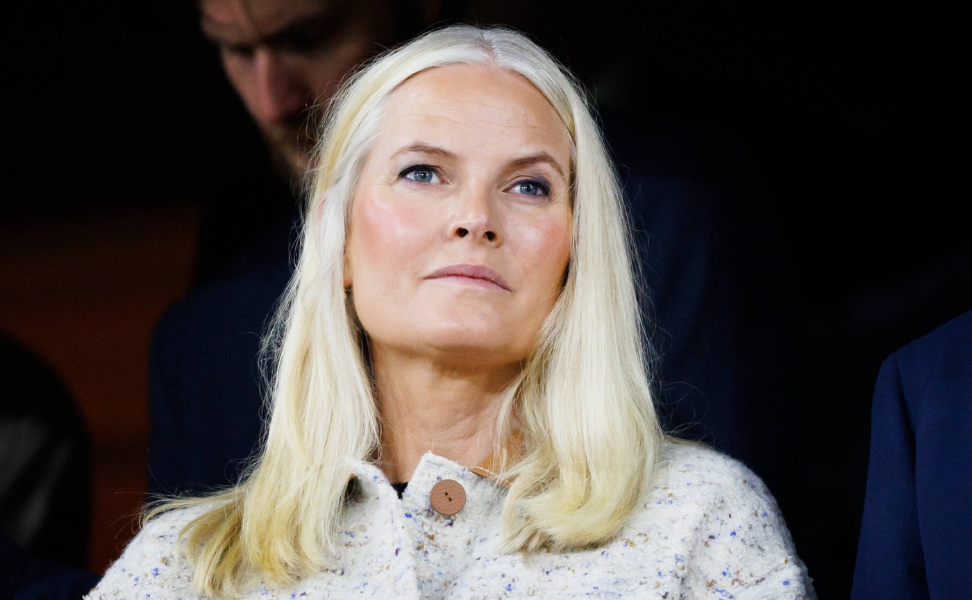 La princesse norvégienne Mette-Marit présente ses excuses pour son ...