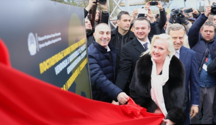 „Ќе навивам за вас“, ни порача Анџела Агелер во проштално писмо ...